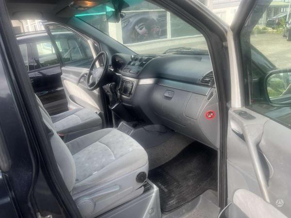 Black Mercedes-Benz Viano 2004 in Marijampole, with an engine capacity of 2.20 L and mileage of 230 thousand km for 2950 €, photo 9 on AUTOMOTO.COM.LV