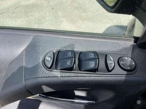 Black Mercedes-Benz Viano 2008 in Siauliai, with an engine capacity of 3.00 L and mileage of 530 thousand km for 6850 €, photo 27 on AUTOMOTO.COM.LV