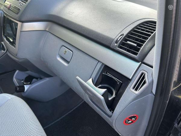 Black Mercedes-Benz Viano 2010 in Vilnius, with an engine capacity of 2.15 L and mileage of 408 thousand km for 9650 €, photo 11 on AUTOMOTO.COM.LV