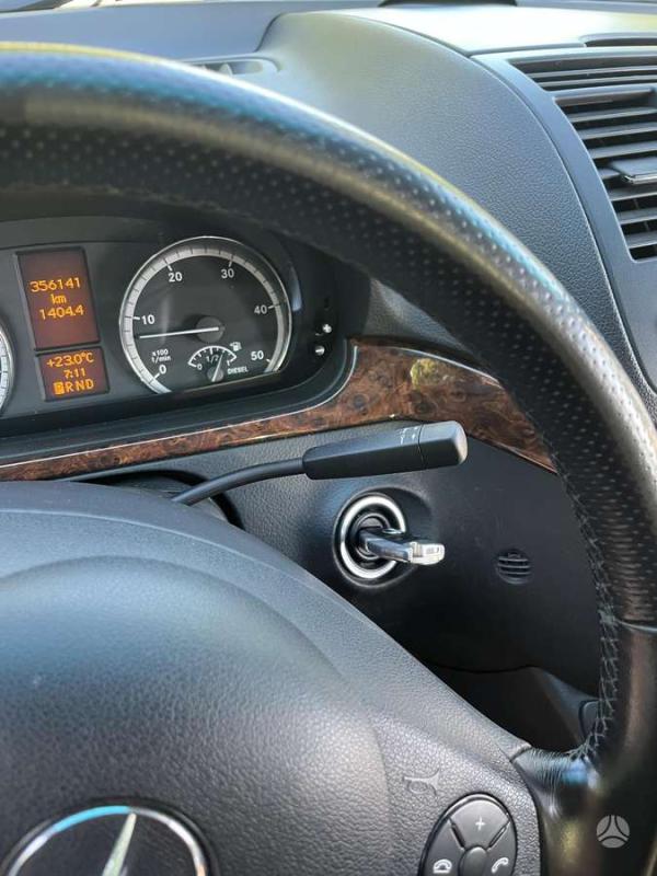 Melns Mercedes-Benz Viano 2011 Viļņa, ar dzinēja tilpumu 3.00 L un nobraukumu 356 tūkst. km par 13970 €, foto 7 vietnē AUTOMOTO.COM.LV
