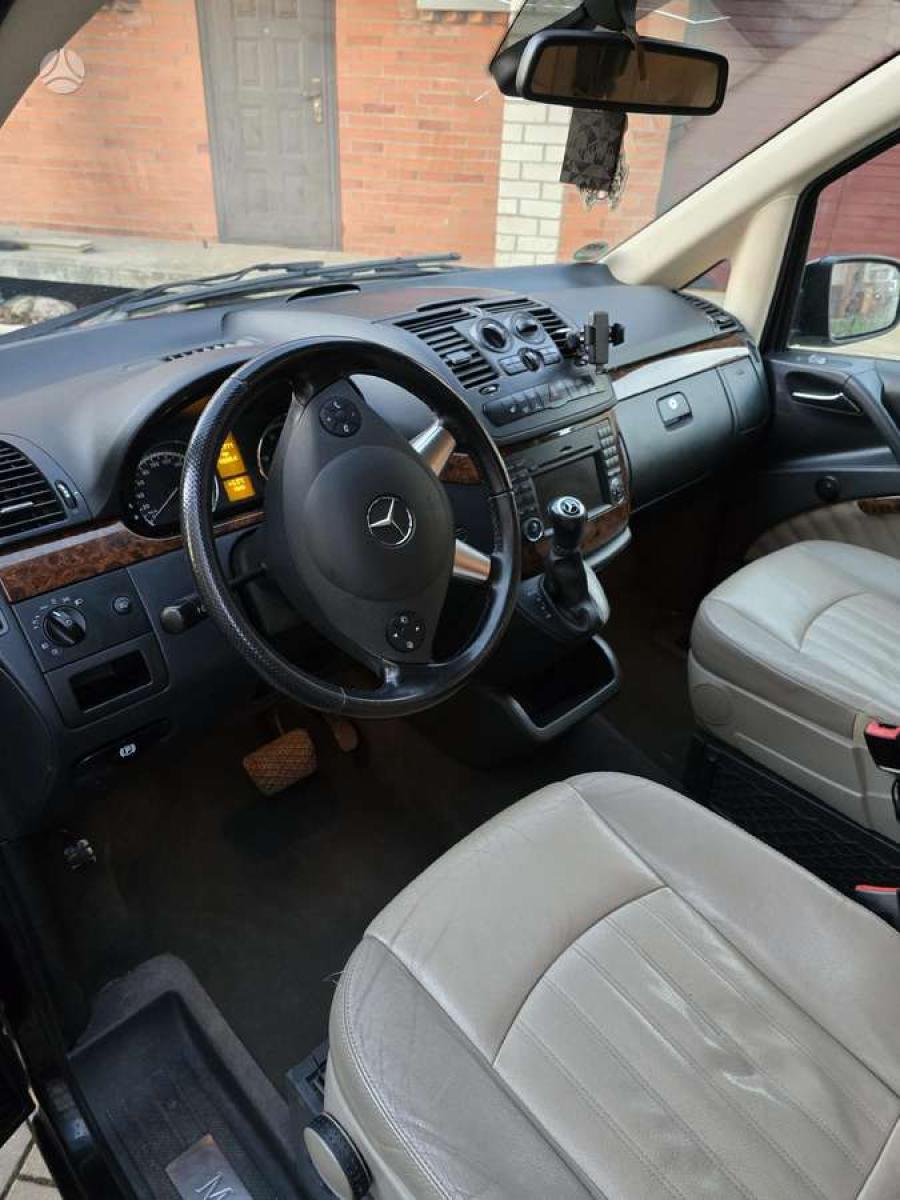 Black Mercedes-Benz Viano 2013 in Naujoji Akmene, with an engine capacity of 2.99 L and mileage of 289 thousand km for 15500 €, photo 12 on AUTOMOTO.COM.LV