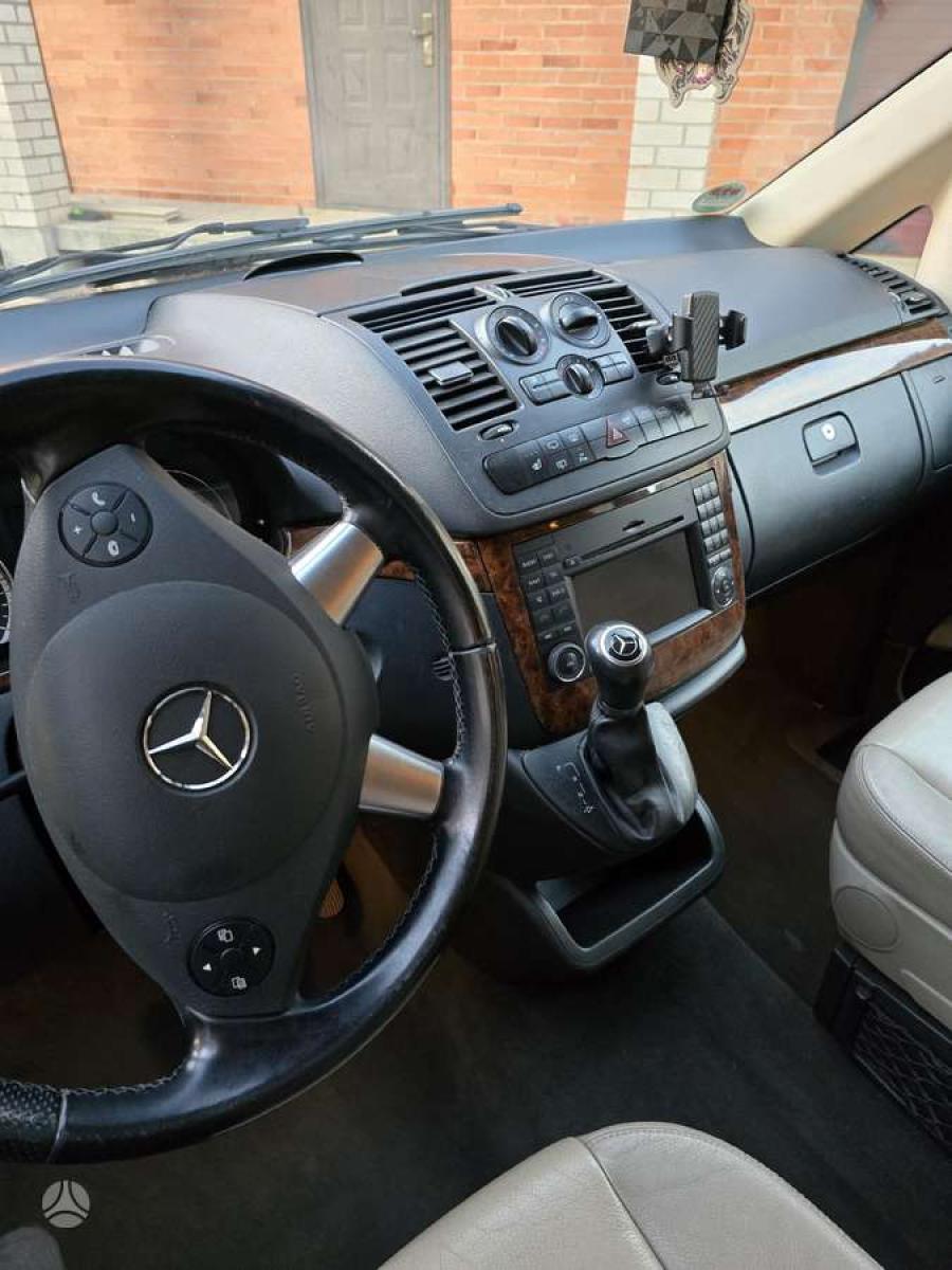 Black Mercedes-Benz Viano 2013 in Naujoji Akmene, with an engine capacity of 2.99 L and mileage of 289 thousand km for 15500 €, photo 14 on AUTOMOTO.COM.LV