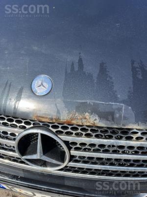 Black Mercedes-Benz Viano 2007 in Riga, with an engine capacity of 2.20 L and mileage of 503 thousand km for 2650 €, photo 11 on AUTOMOTO.COM.LV