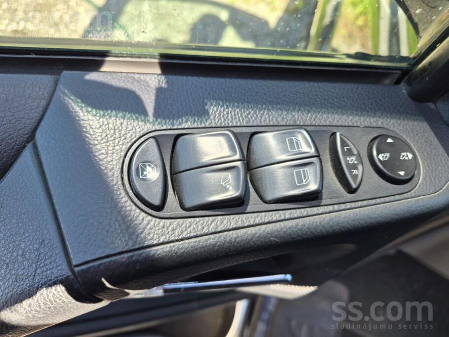 Melns Mercedes-Benz Viano 2007 Daugavpils, ar dzinēja tilpumu 3.00 L un nobraukumu 0 tūkst. km par 5700 €, foto 10 vietnē AUTOMOTO.COM.LV