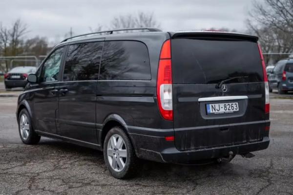 Melns Mercedes-Benz Viano 2008 Liepāja, ar dzinēja tilpumu 3.00 L un nobraukumu 256 tūkst. km par 10500 €, foto 2 vietnē AUTOMOTO.COM.LV