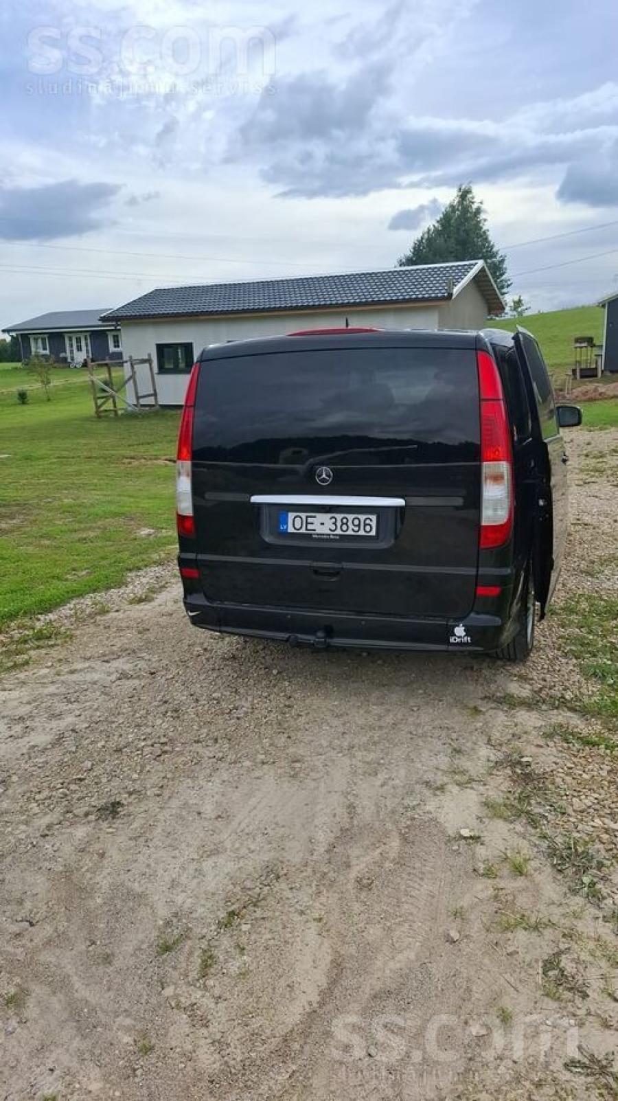 Black Mercedes-Benz Viano 2010 in Riga, with an engine capacity of 3.00 L and mileage of 268 thousand km for 8950 €, photo 4 on AUTOMOTO.COM.LV