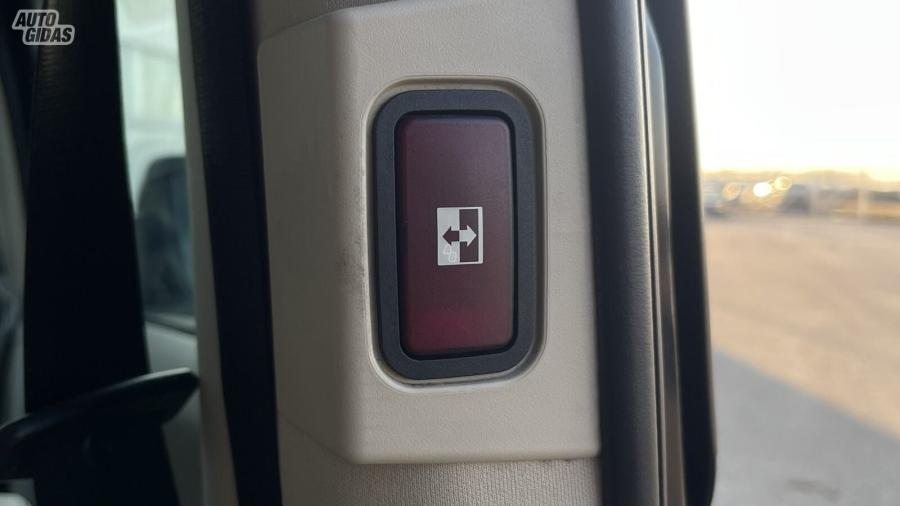 Black Mercedes-Benz Viano 2010 in Marijampole, with an engine capacity of 3.00 L and mileage of 296 thousand km for 8900 €, photo 17 on AUTOMOTO.COM.LV