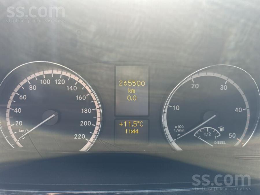 Black Mercedes-Benz Viano 2011 in Riga, with an engine capacity of 2.20 L and mileage of 266 thousand km for 17900 €, photo 10 on AUTOMOTO.COM.LV