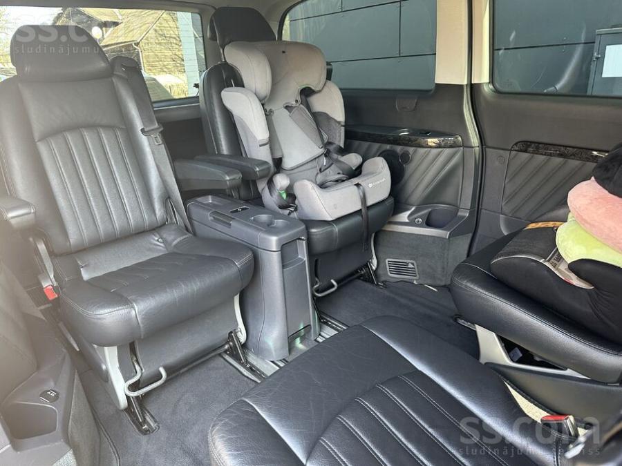 Black Mercedes-Benz Viano 2011 in Riga, with an engine capacity of 2.20 L and mileage of 266 thousand km for 17900 €, photo 14 on AUTOMOTO.COM.LV