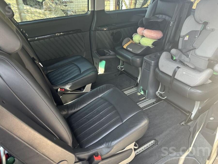 Black Mercedes-Benz Viano 2011 in Riga, with an engine capacity of 2.20 L and mileage of 266 thousand km for 17900 €, photo 16 on AUTOMOTO.COM.LV