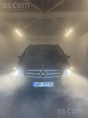Black Mercedes-Benz Viano 2011 in Riga, with an engine capacity of 2.20 L and mileage of 266 thousand km for 17900 €, photo 18 on AUTOMOTO.COM.LV