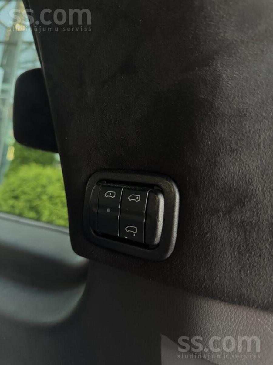 Melns Mercedes-Benz Viano 2012 Rīga, ar dzinēja tilpumu 3.00 L un nobraukumu 383 tūkst. km par 16300 €, foto 10 vietnē AUTOMOTO.COM.LV