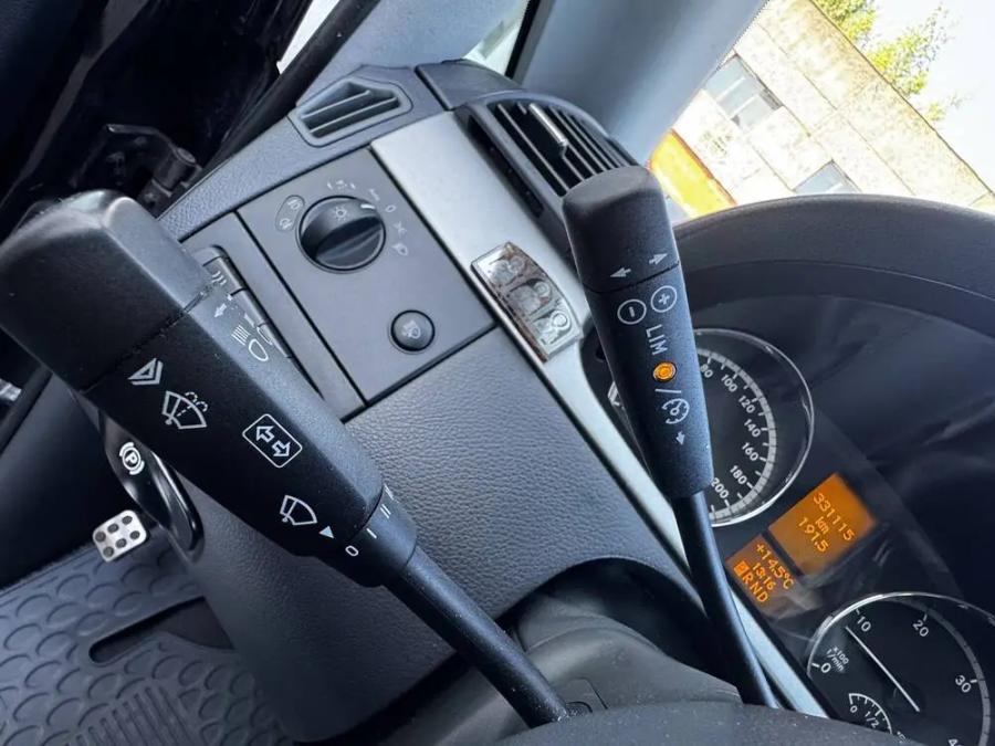 Melns Mercedes-Benz Viano 2012 Daugavpils, ar dzinēja tilpumu 3.00 L un nobraukumu 0 tūkst. km par 20500 €, foto 20 vietnē AUTOMOTO.COM.LV