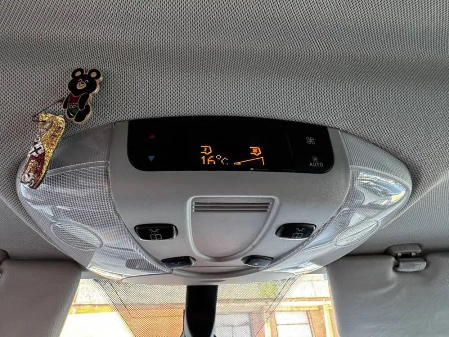 Melns Mercedes-Benz Viano 2012 Daugavpils, ar dzinēja tilpumu 3.00 L un nobraukumu 0 tūkst. km par 20500 €, foto 23 vietnē AUTOMOTO.COM.LV