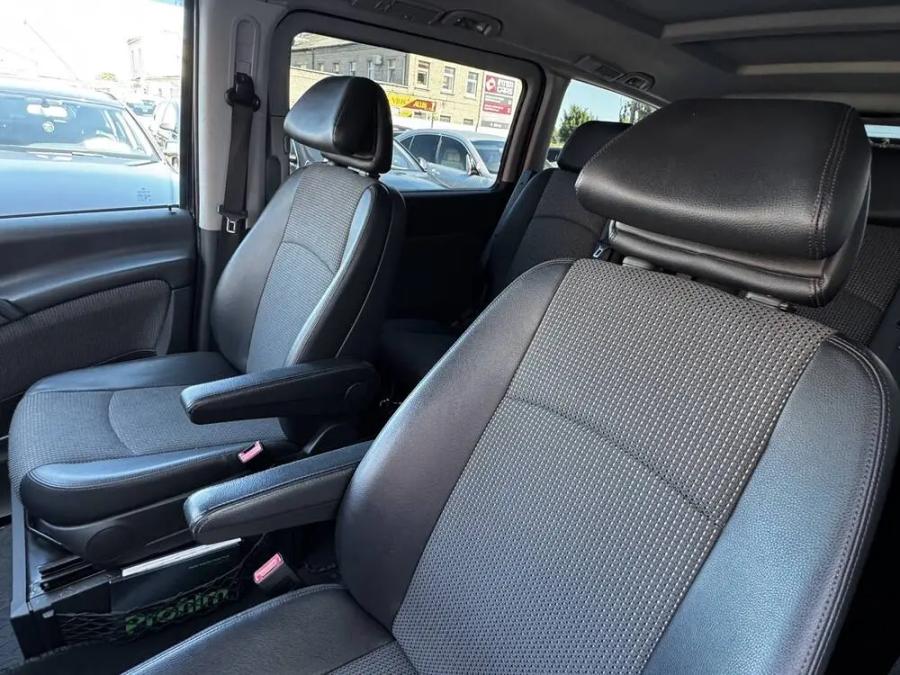 Melns Mercedes-Benz Viano 2012 Daugavpils, ar dzinēja tilpumu 3.00 L un nobraukumu 0 tūkst. km par 20500 €, foto 26 vietnē AUTOMOTO.COM.LV