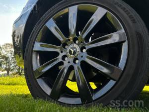 Black Mercedes-Benz Viano 2012 in Valmiera, with an engine capacity of 2.20 L and mileage of 340 thousand km for 11999 €, photo 16 on AUTOMOTO.COM.LV