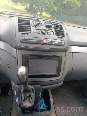 Black Mercedes-Benz Viano 2004 in Tukums, with an engine capacity of 2.20 L and mileage of 306 thousand km for 3290 €, photo 5 on AUTOMOTO.COM.LV