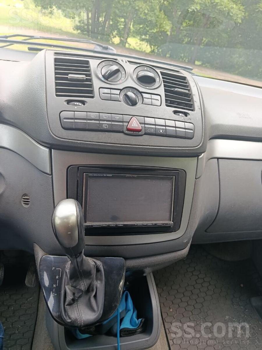 Black Mercedes-Benz Viano 2004 in Tukums, with an engine capacity of 2.20 L and mileage of 306 thousand km for 3290 €, photo 5 on AUTOMOTO.COM.LV