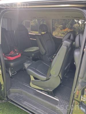 Black Mercedes-Benz Viano 2006 in Kuldiga, with an engine capacity of 2.20 L and mileage of 330 thousand km for 7500 €, photo 5 on AUTOMOTO.COM.LV