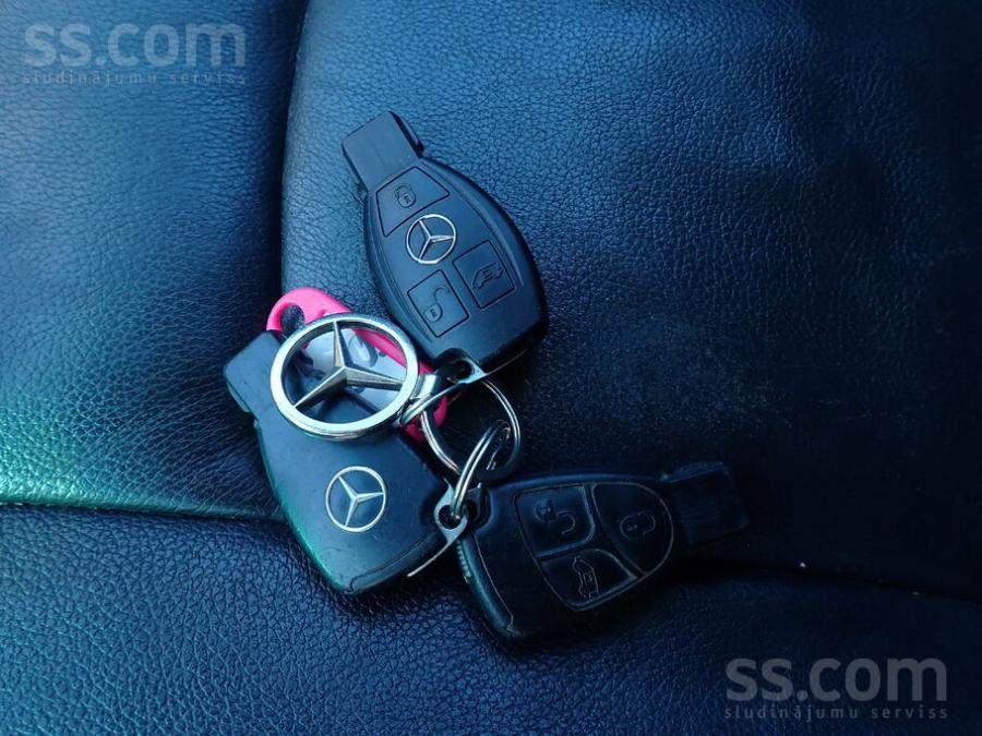 Black Mercedes-Benz Viano 2008 in Liepaja, with an engine capacity of 3.00 L and mileage of 285 thousand km for 6450 €, photo 15 on AUTOMOTO.COM.LV