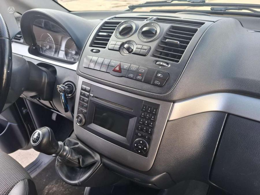 Melns Mercedes-Benz Viano 2011 Prienai, ar dzinēja tilpumu 2.10 L un nobraukumu 303 tūkst. km par 9900 €, foto 12 vietnē AUTOMOTO.COM.LV