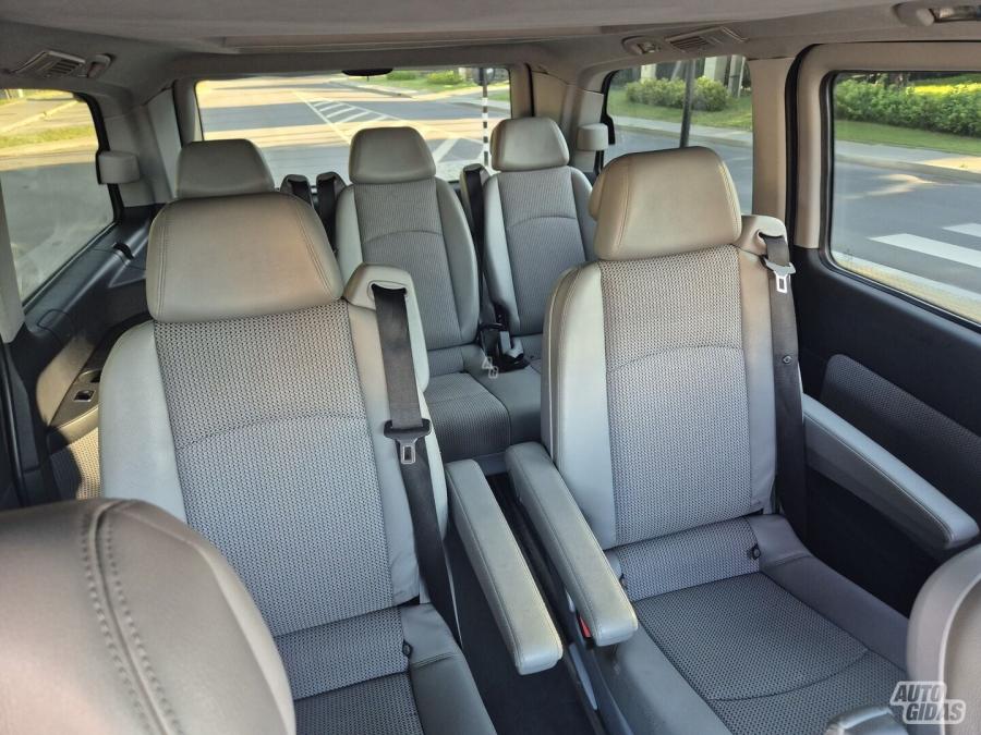 Black Mercedes-Benz Viano 2011 in Alytus, with an engine capacity of 2.10 L and mileage of 26 thousand km for 8900 €, photo 7 on AUTOMOTO.COM.LV