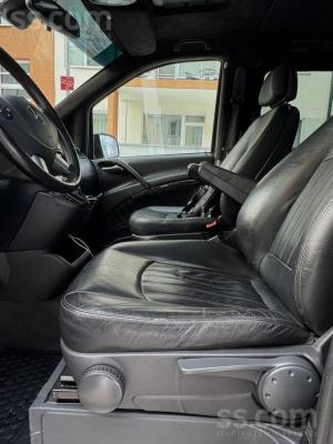 Melns Mercedes-Benz Viano 2012 Rīga, ar dzinēja tilpumu 3.00 L un nobraukumu 382 tūkst. km par 17750 €, foto 9 vietnē AUTOMOTO.COM.LV