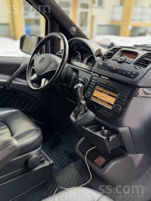 Melns Mercedes-Benz Viano 2012 Rīga, ar dzinēja tilpumu 3.00 L un nobraukumu 382 tūkst. km par 17750 €, foto 20 vietnē AUTOMOTO.COM.LV