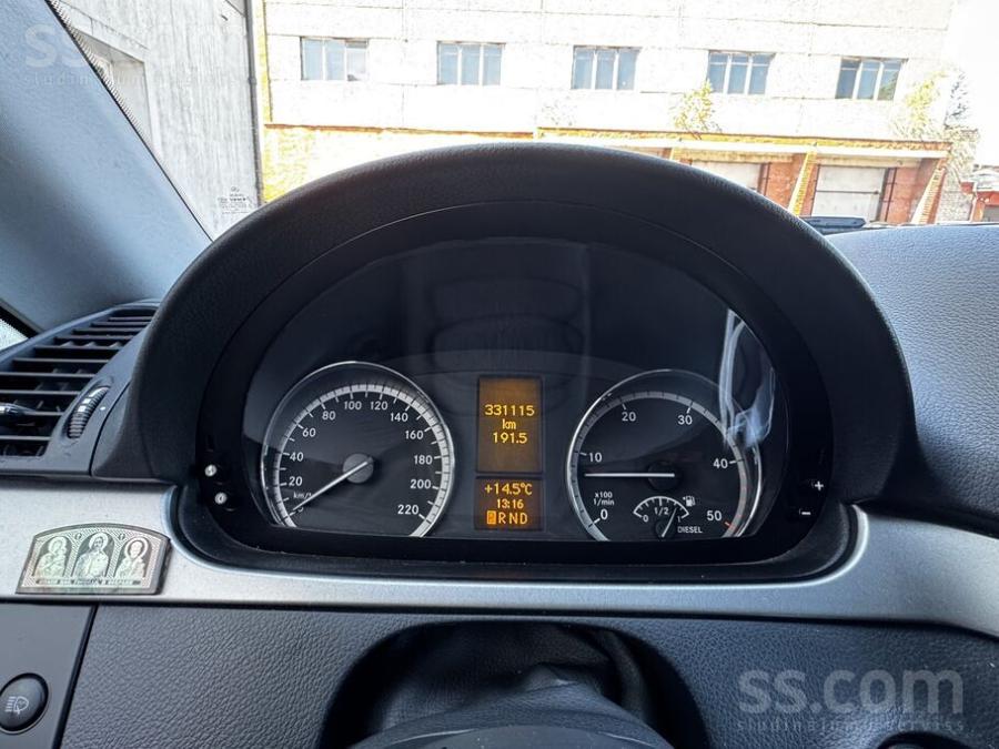 Black Mercedes-Benz Viano 2012 in Daugavpils, with an engine capacity of 3.00 L and mileage of 0 thousand km for 20500 €, photo 18 on AUTOMOTO.COM.LV