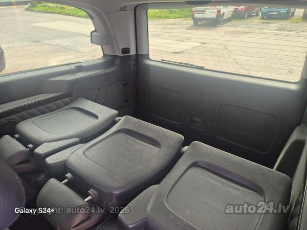 Melns Mercedes-Benz Viano 2011 Rakvere, ar dzinēja tilpumu 3.00 L un nobraukumu 383 tūkst. km par 13800 €, foto 7 vietnē AUTOMOTO.COM.LV