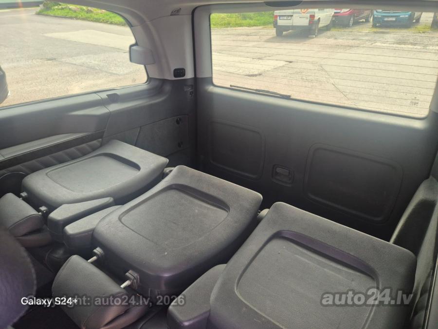 Black Mercedes-Benz Viano 2011 in Rakvere, with an engine capacity of 3.00 L and mileage of 383 thousand km for 13800 €, photo 8 on AUTOMOTO.COM.LV