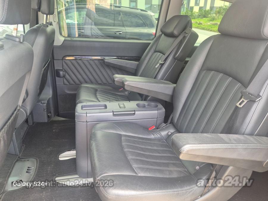 Black Mercedes-Benz Viano 2011 in Rakvere, with an engine capacity of 3.00 L and mileage of 383 thousand km for 13800 €, photo 9 on AUTOMOTO.COM.LV