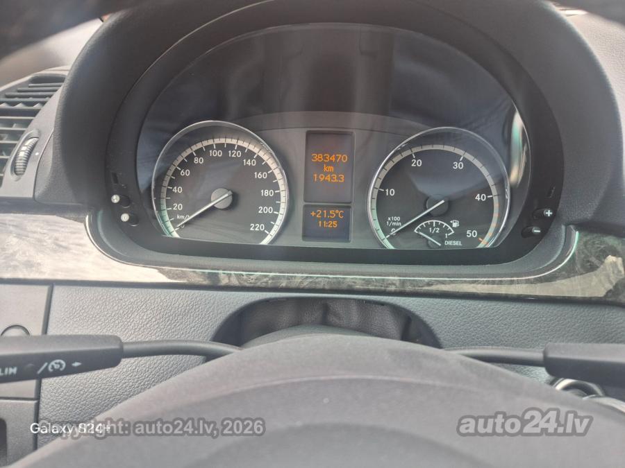 Black Mercedes-Benz Viano 2011 in Rakvere, with an engine capacity of 3.00 L and mileage of 383 thousand km for 13800 €, photo 11 on AUTOMOTO.COM.LV