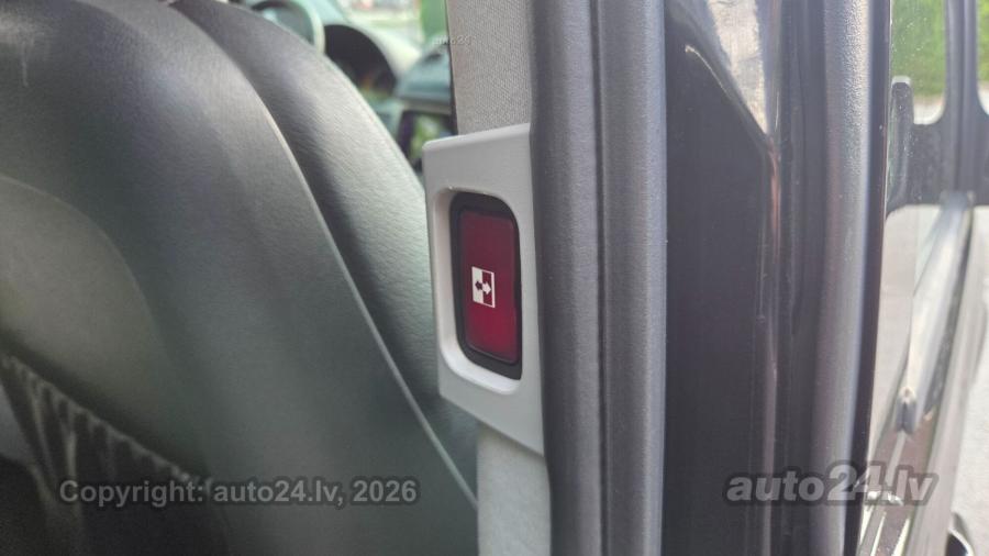 Melns Mercedes-Benz Viano 2012 Tallina, ar dzinēja tilpumu 3.00 L un nobraukumu 297 tūkst. km par 10900 €, foto 9 vietnē AUTOMOTO.COM.LV