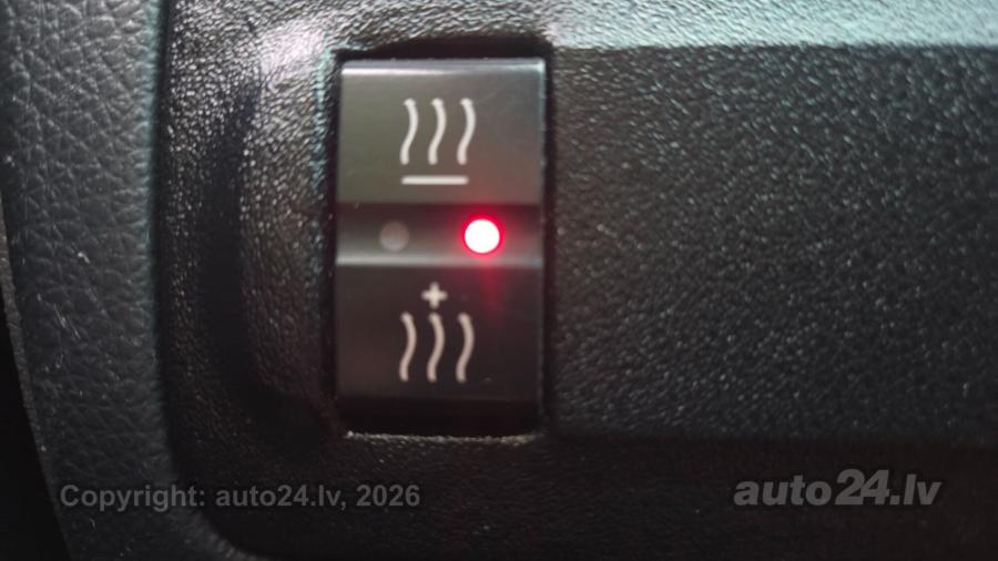 Melns Mercedes-Benz Viano 2012 Tallina, ar dzinēja tilpumu 3.00 L un nobraukumu 297 tūkst. km par 10900 €, foto 12 vietnē AUTOMOTO.COM.LV