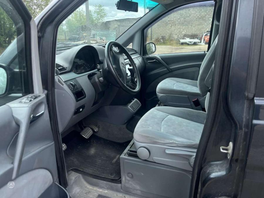Zils Mercedes-Benz Viano 2004 Marijampole, ar dzinēja tilpumu 2.15 L un nobraukumu 230 tūkst. km par 2900 €, foto 16 vietnē AUTOMOTO.COM.LV