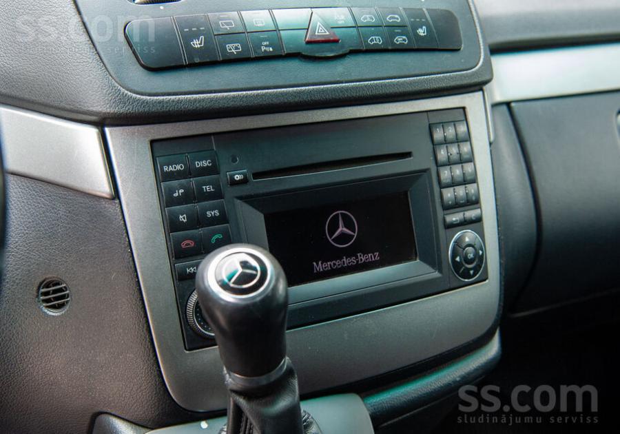 Brown Mercedes-Benz Viano 2011 in Cesis, with an engine capacity of 2.20 L and mileage of 311 thousand km for 8900 €, photo 19 on AUTOMOTO.COM.LV