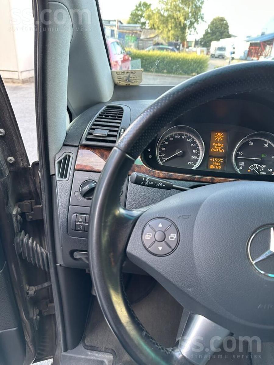 Brown Mercedes-Benz Viano 2012 in Tallinn, with an engine capacity of 3.00 L and mileage of 350 thousand km for 8500 €, photo 12 on AUTOMOTO.COM.LV
