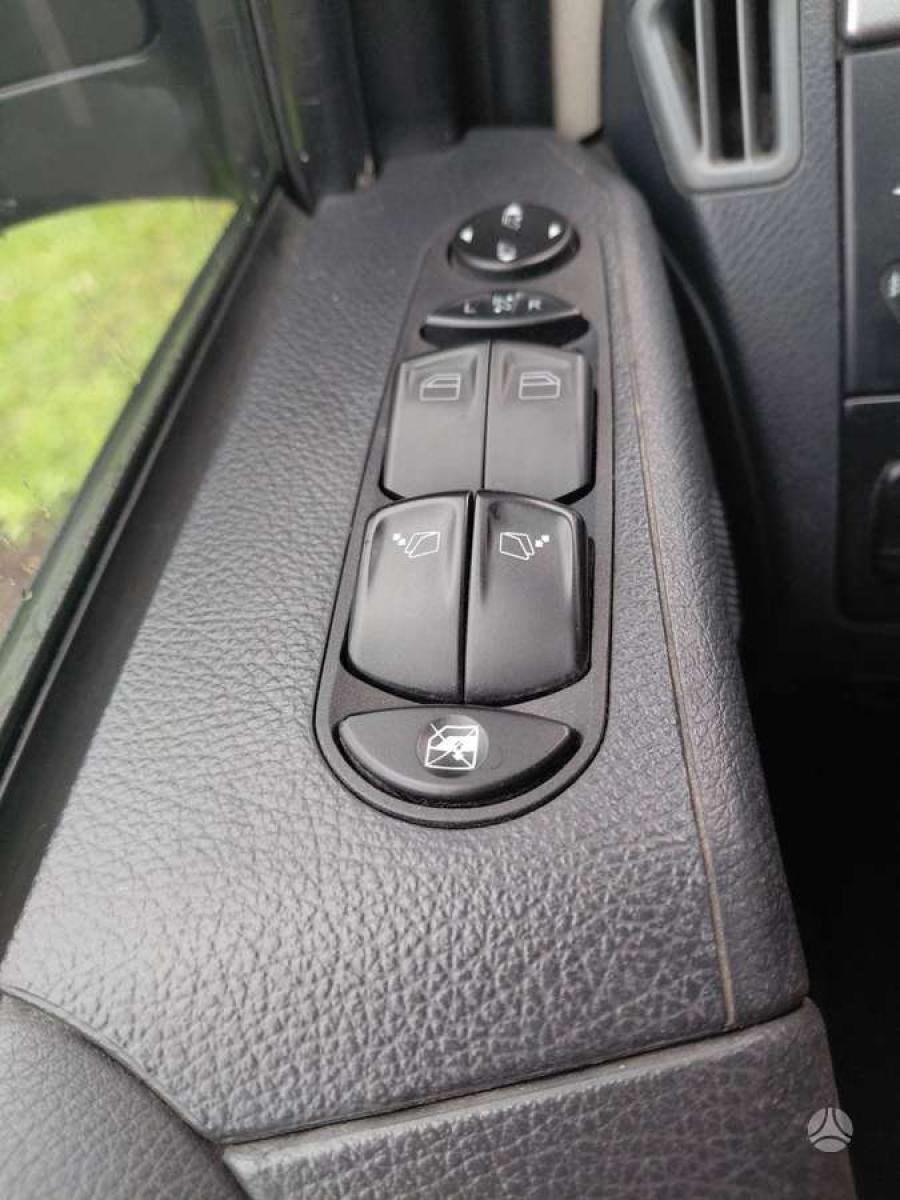 Brown Mercedes-Benz Viano 2011 in Kaunas, with an engine capacity of 2.20 L and mileage of 260 thousand km for 12000 €, photo 16 on AUTOMOTO.COM.LV