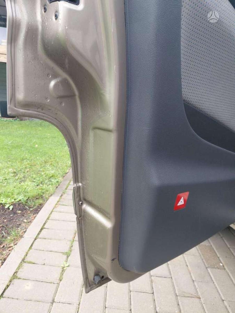 Brown Mercedes-Benz Viano 2011 in Kaunas, with an engine capacity of 2.20 L and mileage of 260 thousand km for 12000 €, photo 27 on AUTOMOTO.COM.LV