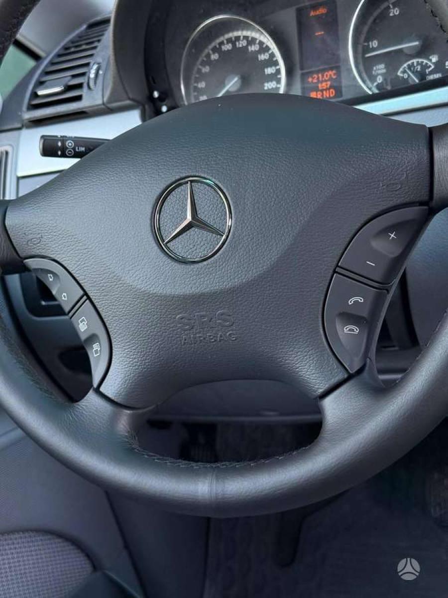 Green Mercedes-Benz Viano 2010 in Klaipeda, with an engine capacity of 2.99 L and mileage of 224 thousand km for 7900 €, photo 20 on AUTOMOTO.COM.LV