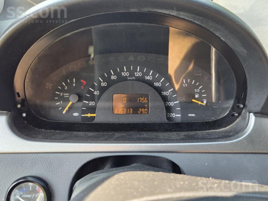 Pelēks Mercedes-Benz Viano 2004 Rīga, ar dzinēja tilpumu 2.20 L un nobraukumu 315 tūkst. km par 4300 €, foto 8 vietnē AUTOMOTO.COM.LV
