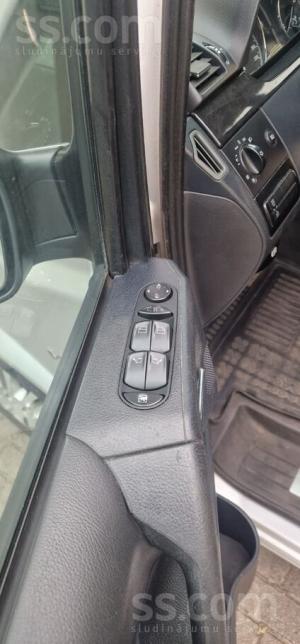 Grey Mercedes-Benz Viano 2008 in Jelgava, with an engine capacity of 3.00 L and mileage of 258 thousand km for 9500 €, photo 10 on AUTOMOTO.COM.LV