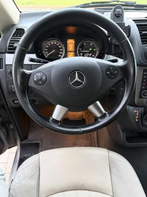 Pelēks Mercedes-Benz Viano 2012 Kauņa, ar dzinēja tilpumu 2.99 L un nobraukumu 354 tūkst. km par 10750 €, foto 19 vietnē AUTOMOTO.COM.LV