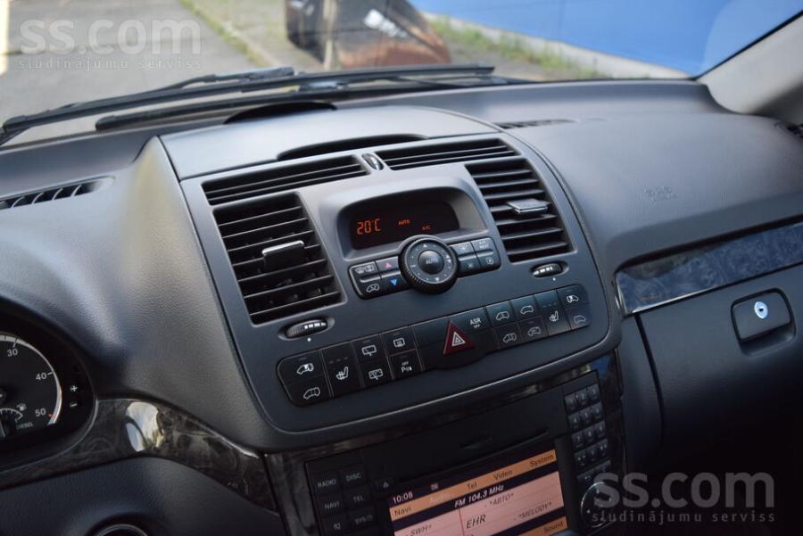 Pelēks Mercedes-Benz Viano 2014 Rīga, ar dzinēja tilpumu 3.00 L un nobraukumu 176 tūkst. km par 18000 €, foto 6 vietnē AUTOMOTO.COM.LV