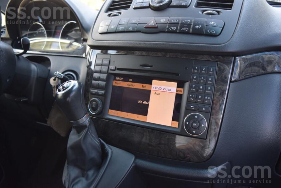 Pelēks Mercedes-Benz Viano 2014 Rīga, ar dzinēja tilpumu 3.00 L un nobraukumu 176 tūkst. km par 18000 €, foto 8 vietnē AUTOMOTO.COM.LV