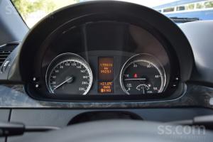 Pelēks Mercedes-Benz Viano 2014 Rīga, ar dzinēja tilpumu 3.00 L un nobraukumu 176 tūkst. km par 18000 €, foto 9 vietnē AUTOMOTO.COM.LV
