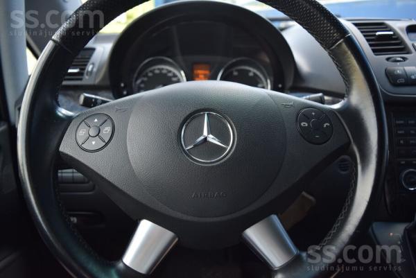 Grey Mercedes-Benz Viano 2014 in Riga, with an engine capacity of 3.00 L and mileage of 176 thousand km for 18000 €, photo 9 on AUTOMOTO.COM.LV