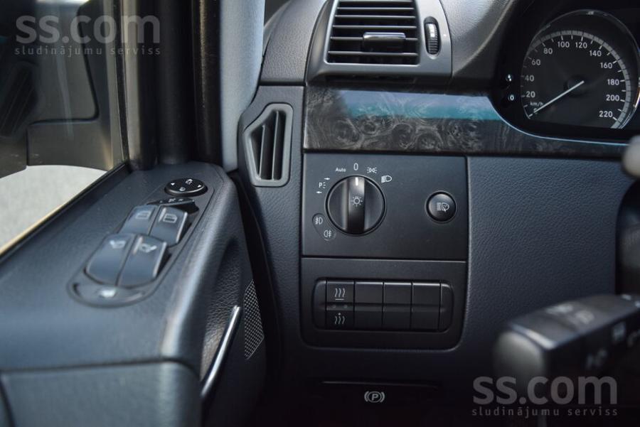 Pelēks Mercedes-Benz Viano 2014 Rīga, ar dzinēja tilpumu 3.00 L un nobraukumu 176 tūkst. km par 18000 €, foto 12 vietnē AUTOMOTO.COM.LV