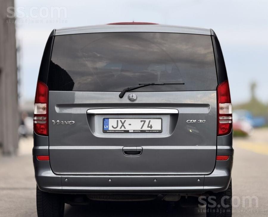 Pelēks Mercedes-Benz Viano 2016 Rīga, ar dzinēja tilpumu 3.00 L un nobraukumu 247 tūkst. km par 15500 €, foto 5 vietnē AUTOMOTO.COM.LV